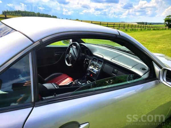 Mercedes-Benz SLK 230 2000 Rīga, ar dzinēja tilpumu 2.30 L un nobraukumu 258 tūkst. km par 2700 €, foto 3 vietnē AUTOMOTO.COM.LV