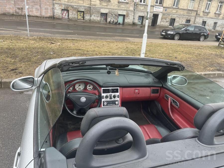Mercedes-Benz SLK 230 2001 Rīga, ar dzinēja tilpumu 2.30 L un nobraukumu 182 tūkst. km par 3750 €, foto 5 vietnē AUTOMOTO.COM.LV