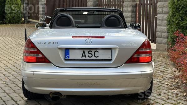 Mercedes-Benz SLK 230 2001 Rīga, ar dzinēja tilpumu 2.30 L un nobraukumu 214 tūkst. km par 4800 €, foto 4 vietnē AUTOMOTO.COM.LV