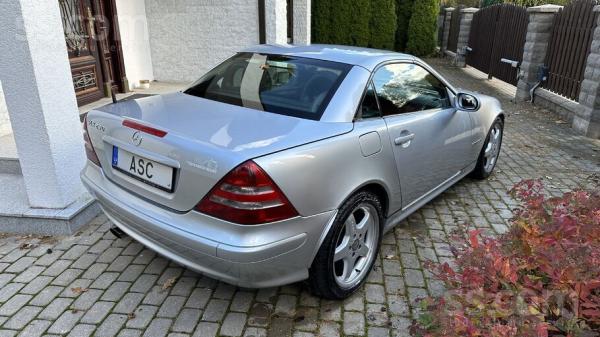 Mercedes-Benz SLK 230 2001 in Riga, with an engine capacity of 2.30 L and mileage of 214 thousand km for 4800 €, photo 8 on AUTOMOTO.COM.LV