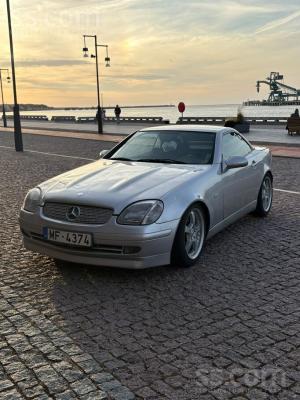 Grey Mercedes-Benz SLK 230 1996 in Ventspils, with an engine capacity of 2.30 L and mileage of 256 thousand km for 6500 €, photo 5 on AUTOMOTO.COM.LV