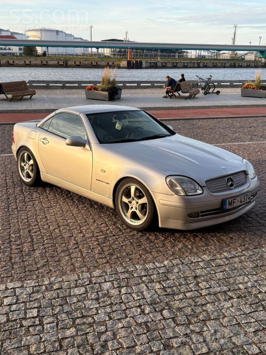 Grey Mercedes-Benz SLK 230 1996 in Ventspils, with an engine capacity of 2.30 L and mileage of 256 thousand km for 6500 €, photo 7 on AUTOMOTO.COM.LV