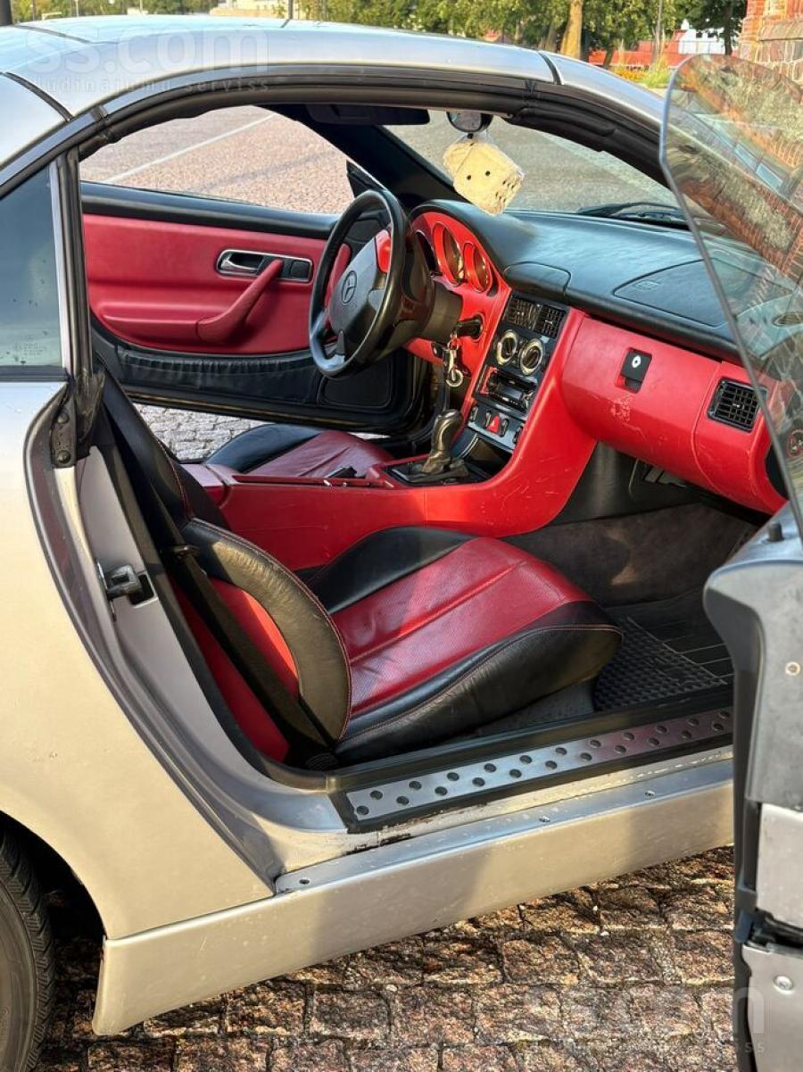 Grey Mercedes-Benz SLK 230 1996 in Ventspils, with an engine capacity of 2.30 L and mileage of 256 thousand km for 6500 €, photo 10 on AUTOMOTO.COM.LV