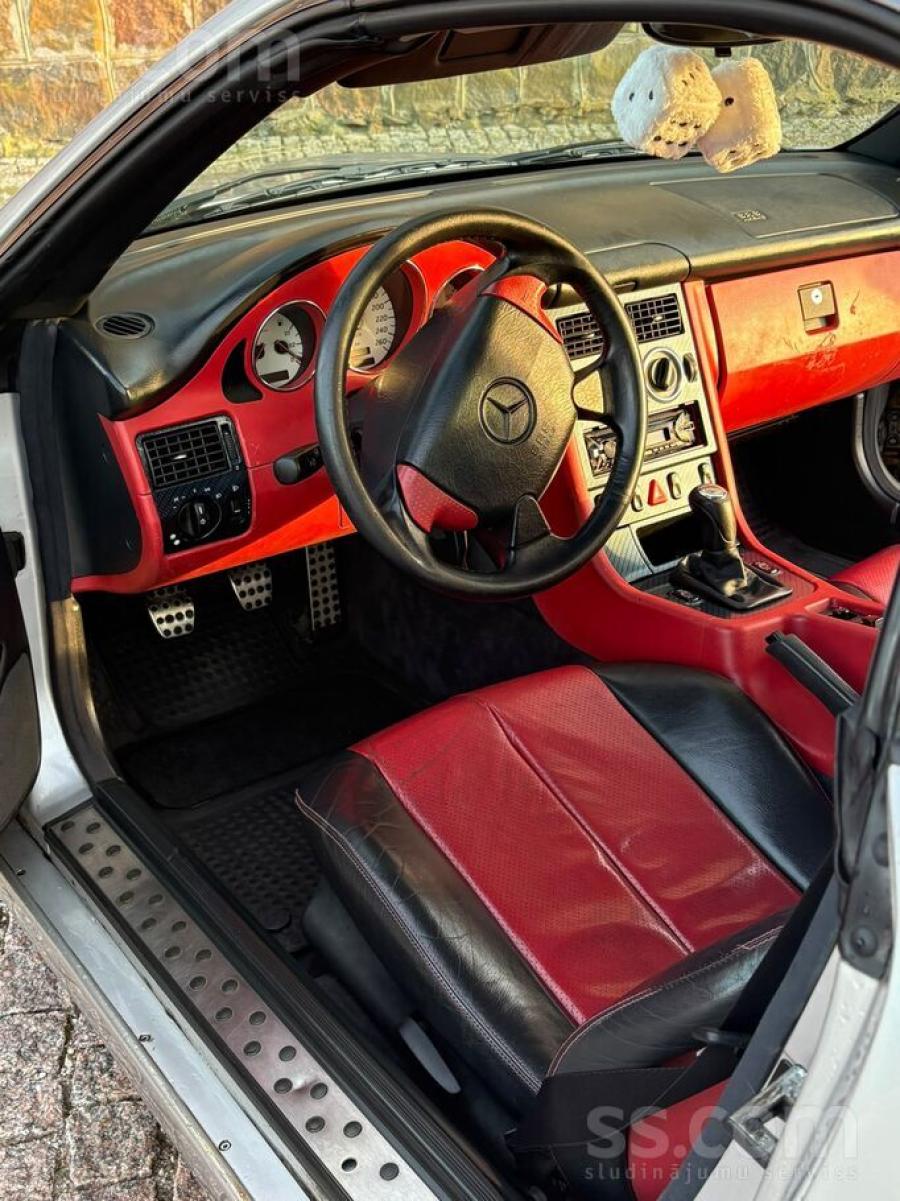 Grey Mercedes-Benz SLK 230 1996 in Ventspils, with an engine capacity of 2.30 L and mileage of 256 thousand km for 6500 €, photo 12 on AUTOMOTO.COM.LV