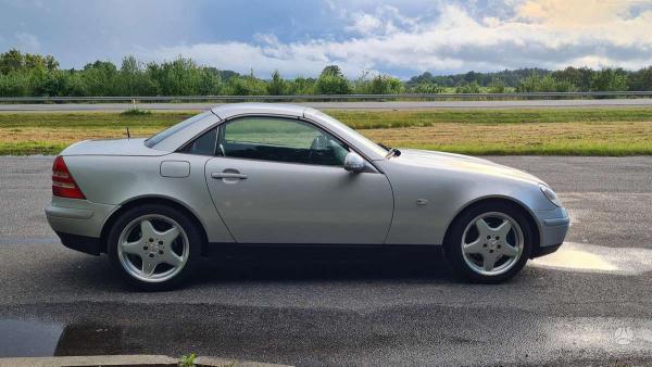 Grey Mercedes-Benz SLK 230 1997 in Kaunas, with an engine capacity of 2.30 L and mileage of 200 thousand km for 3600 €, photo 6 on AUTOMOTO.COM.LV