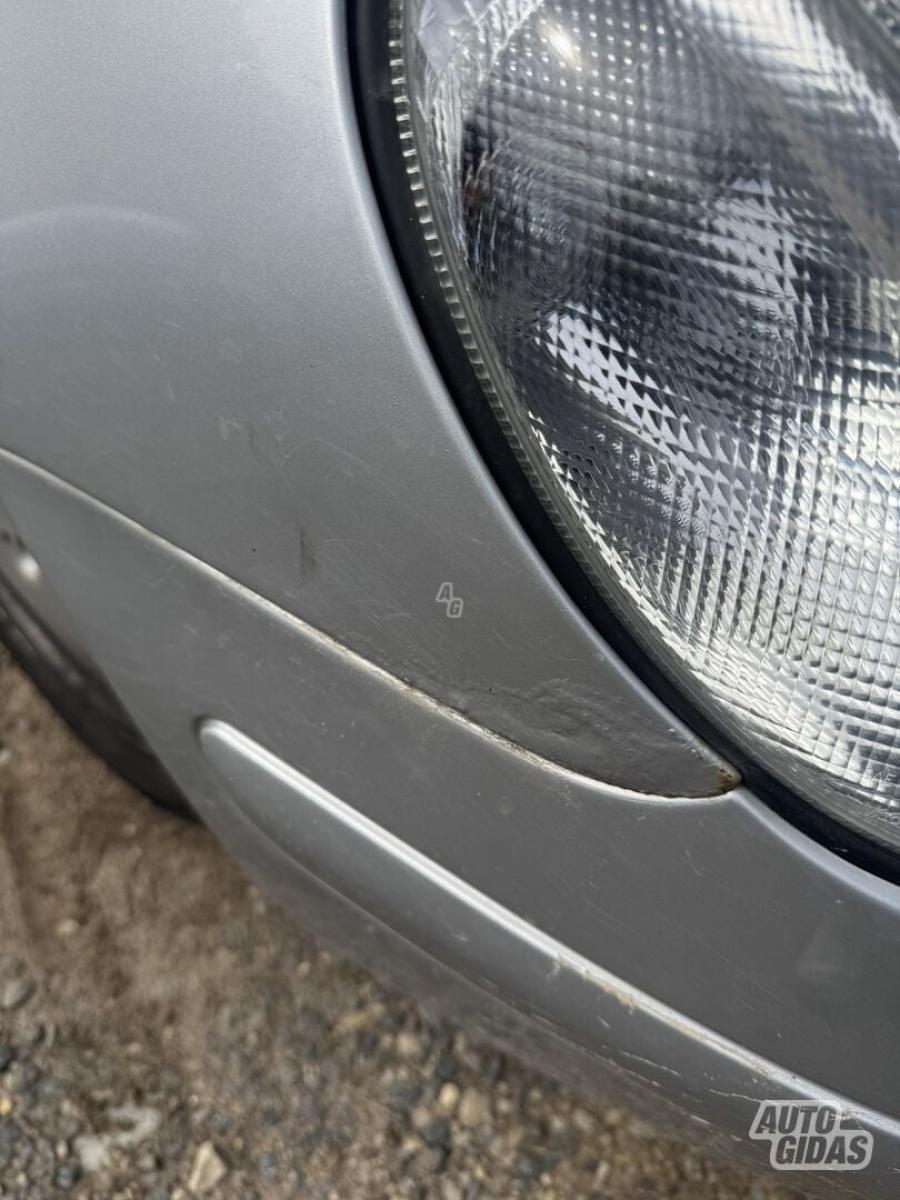 Pelēks Mercedes-Benz SLK 230 1999 Viļņa, ar dzinēja tilpumu 2.30 L un nobraukumu 215 tūkst. km par 2000 €, foto 12 vietnē AUTOMOTO.COM.LV