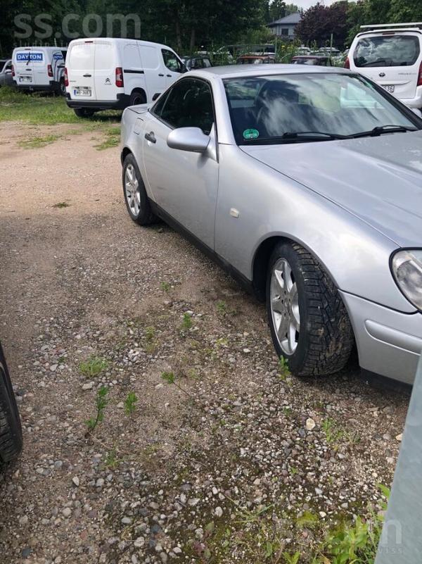 Pelēks Mercedes-Benz SLK 230 1999 Rīga, ar dzinēja tilpumu 2.30 L un nobraukumu 85 tūkst. km par 10000 €, foto 5 vietnē AUTOMOTO.COM.LV