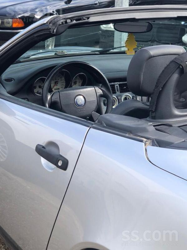 Pelēks Mercedes-Benz SLK 230 1999 Rīga, ar dzinēja tilpumu 2.30 L un nobraukumu 85 tūkst. km par 10000 €, foto 7 vietnē AUTOMOTO.COM.LV