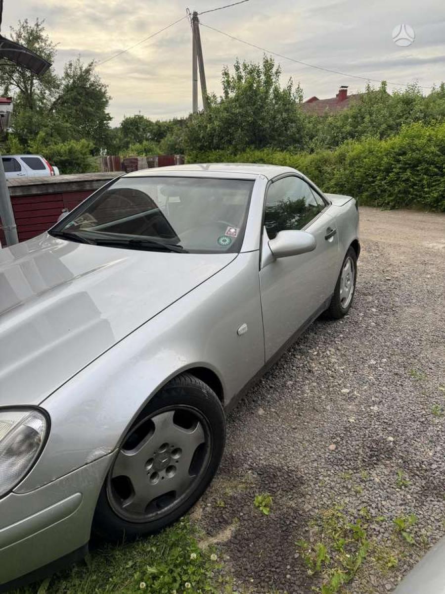 Grey Mercedes-Benz SLK 230 1999 in Vilnius, with an engine capacity of 2.30 L and mileage of 216 thousand km for 2200 €, photo 5 on AUTOMOTO.COM.LV