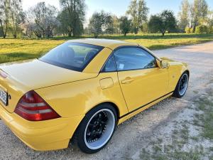 Yellow Mercedes-Benz SLK 230 1999 in Riga, with an engine capacity of 2.30 L and mileage of 256 thousand km for 3500 €, photo 2 on AUTOMOTO.COM.LV