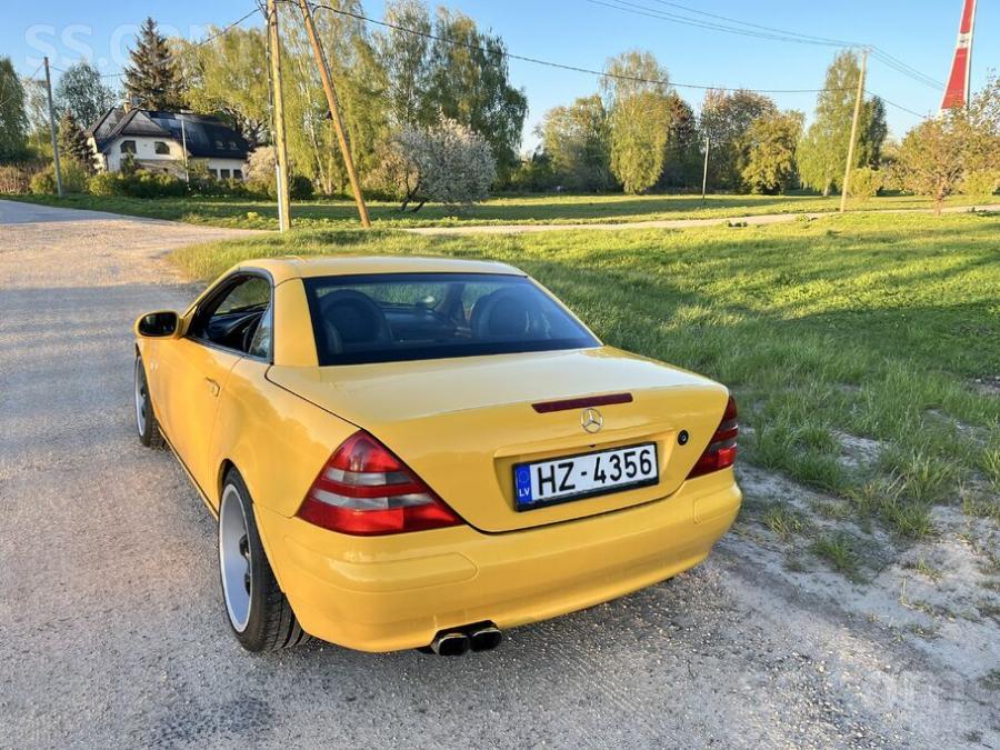 Yellow Mercedes-Benz SLK 230 1999 in Riga, with an engine capacity of 2.30 L and mileage of 256 thousand km for 3500 €, photo 3 on AUTOMOTO.COM.LV