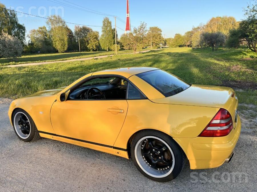 Yellow Mercedes-Benz SLK 230 1999 in Riga, with an engine capacity of 2.30 L and mileage of 256 thousand km for 3500 €, photo 4 on AUTOMOTO.COM.LV