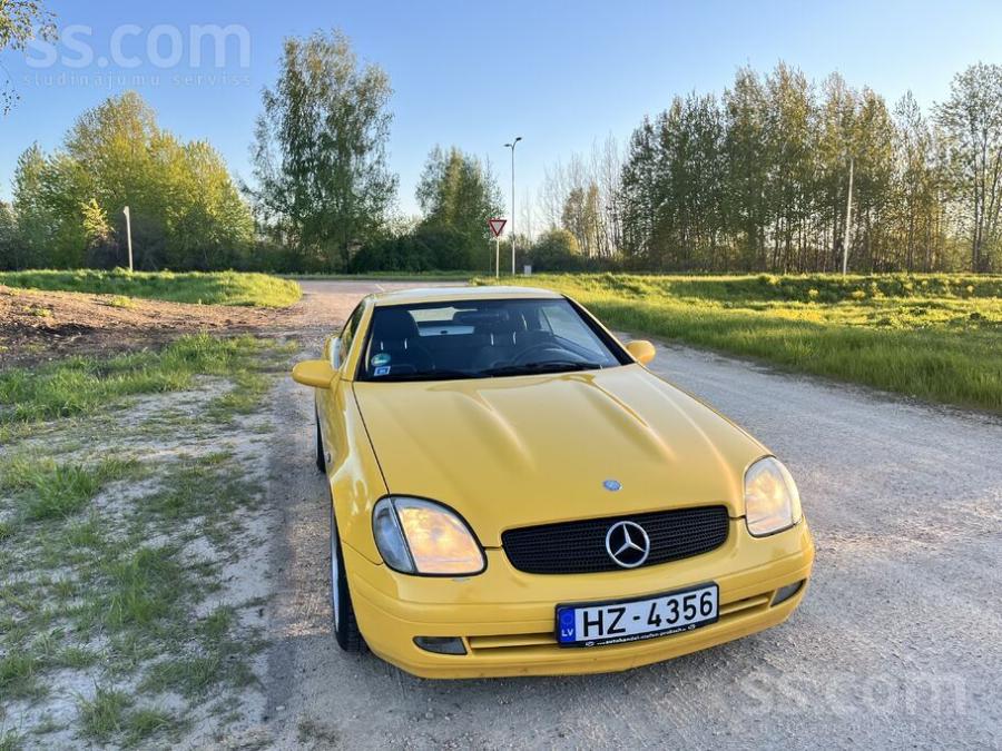 Yellow Mercedes-Benz SLK 230 1999 in Riga, with an engine capacity of 2.30 L and mileage of 256 thousand km for 3500 €, photo 5 on AUTOMOTO.COM.LV
