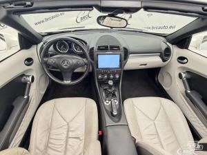 Белый Мерседес SLK 280 2008 в Авиженяй, объемом двигателя 3.00 л и пробегом 269 тыс. км за 9900 €, фото 4 на AUTOMOTO.COM.LV