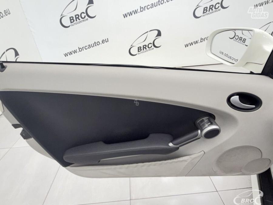Белый Мерседес SLK 280 2008 в Авиженяй, объемом двигателя 3.00 л и пробегом 269 тыс. км за 9900 €, фото 17 на AUTOMOTO.COM.LV