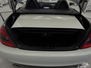 Белый Мерседес SLK 280 2008 в Авиженяй, объемом двигателя 3.00 л и пробегом 269 тыс. км за 9900 €, фото 30 на AUTOMOTO.COM.LV