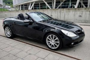 Melns Mercedes-Benz SLK 350 2004 Viļņa, ar dzinēja tilpumu 3.50 L un nobraukumu 129 tūkst. km par 8999 €, foto 3 vietnē AUTOMOTO.COM.LV