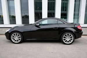 Melns Mercedes-Benz SLK 350 2004 Viļņa, ar dzinēja tilpumu 3.50 L un nobraukumu 129 tūkst. km par 8999 €, foto 11 vietnē AUTOMOTO.COM.LV
