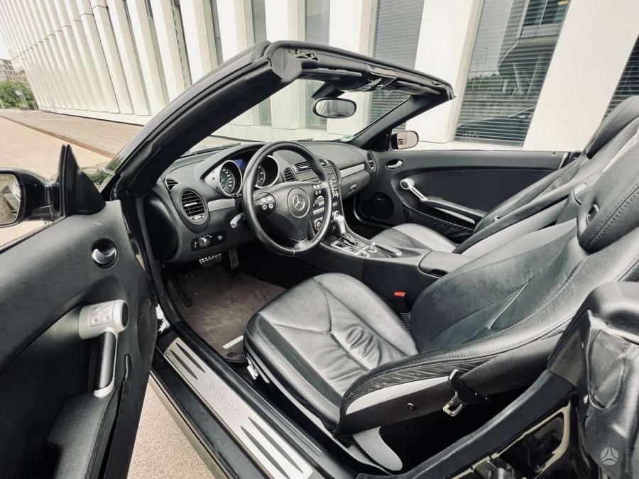 Melns Mercedes-Benz SLK 350 2004 Viļņa, ar dzinēja tilpumu 3.50 L un nobraukumu 129 tūkst. km par 8999 €, foto 13 vietnē AUTOMOTO.COM.LV