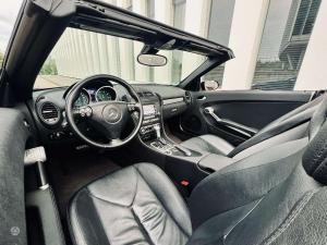 Melns Mercedes-Benz SLK 350 2004 Viļņa, ar dzinēja tilpumu 3.50 L un nobraukumu 129 tūkst. km par 8999 €, foto 14 vietnē AUTOMOTO.COM.LV