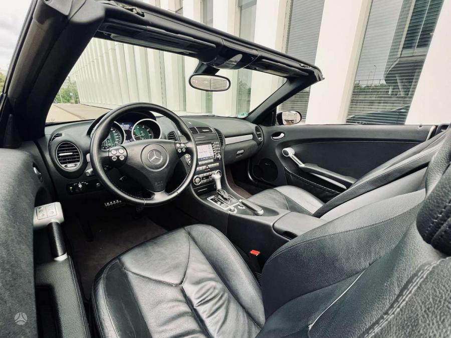Melns Mercedes-Benz SLK 350 2004 Viļņa, ar dzinēja tilpumu 3.50 L un nobraukumu 129 tūkst. km par 8999 €, foto 14 vietnē AUTOMOTO.COM.LV