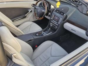 Blue Mercedes-Benz SLK 350 2005 in Vilnius, with an engine capacity of 3.50 L and mileage of 250 thousand km for 7900 €, photo 11 on AUTOMOTO.COM.LV