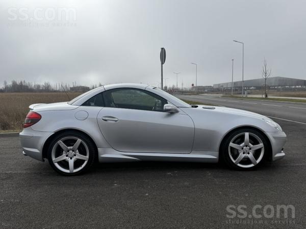 Zils Mercedes-Benz SLK 350 2005 Liepāja, ar dzinēja tilpumu 3.50 L un nobraukumu 97 tūkst. km par 12900 €, foto 4 vietnē AUTOMOTO.COM.LV