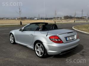 Zils Mercedes-Benz SLK 350 2005 Liepāja, ar dzinēja tilpumu 3.50 L un nobraukumu 97 tūkst. km par 12900 €, foto 10 vietnē AUTOMOTO.COM.LV