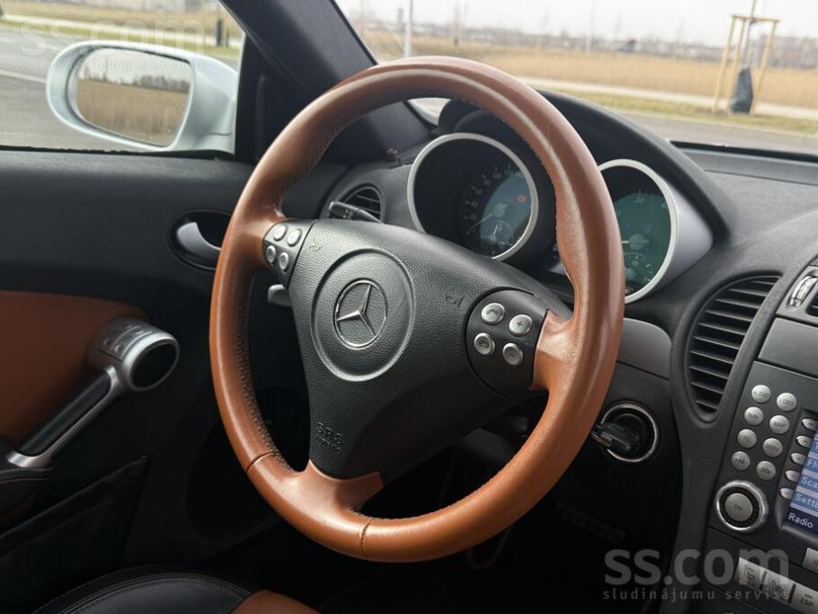 Zils Mercedes-Benz SLK 350 2005 Liepāja, ar dzinēja tilpumu 3.50 L un nobraukumu 97 tūkst. km par 12900 €, foto 18 vietnē AUTOMOTO.COM.LV