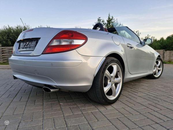 Grey Mercedes-Benz SLK 350 2005 in Vilnius, with an engine capacity of 3.50 L and mileage of 230 thousand km for 7900 €, photo 6 on AUTOMOTO.COM.LV