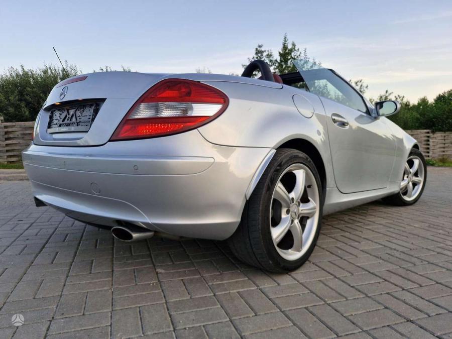 Grey Mercedes-Benz SLK 350 2005 in Vilnius, with an engine capacity of 3.50 L and mileage of 230 thousand km for 7900 €, photo 7 on AUTOMOTO.COM.LV