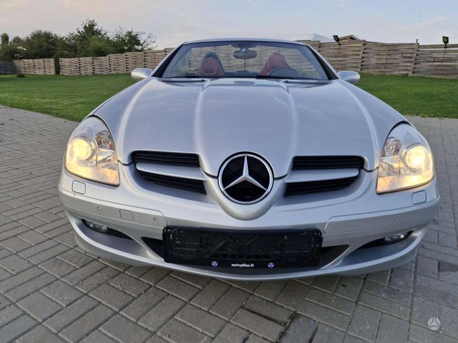 Grey Mercedes-Benz SLK 350 2005 in Vilnius, with an engine capacity of 3.50 L and mileage of 230 thousand km for 7900 €, photo 11 on AUTOMOTO.COM.LV