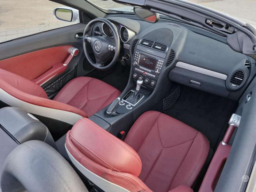 Grey Mercedes-Benz SLK 350 2005 in Vilnius, with an engine capacity of 3.50 L and mileage of 230 thousand km for 7900 €, photo 15 on AUTOMOTO.COM.LV