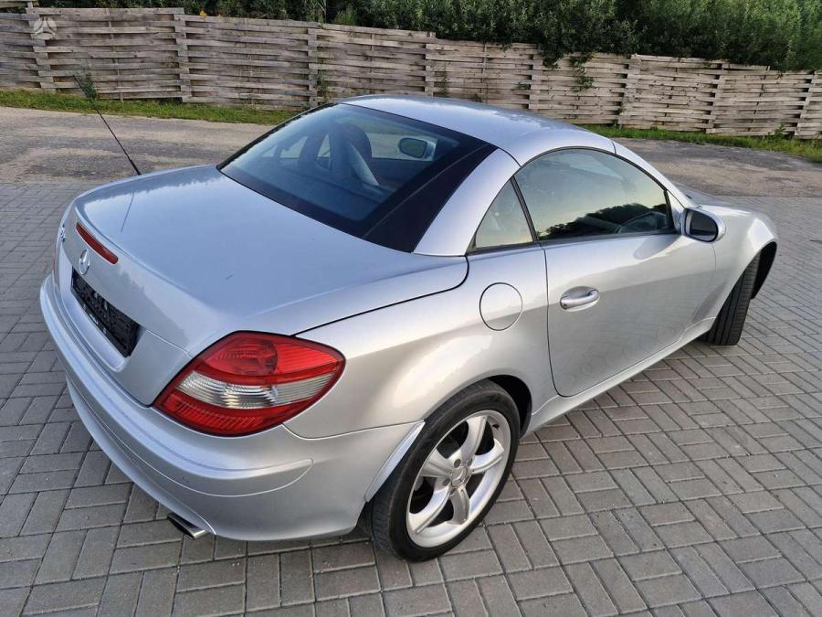 Grey Mercedes-Benz SLK 350 2005 in Vilnius, with an engine capacity of 3.50 L and mileage of 230 thousand km for 7900 €, photo 21 on AUTOMOTO.COM.LV