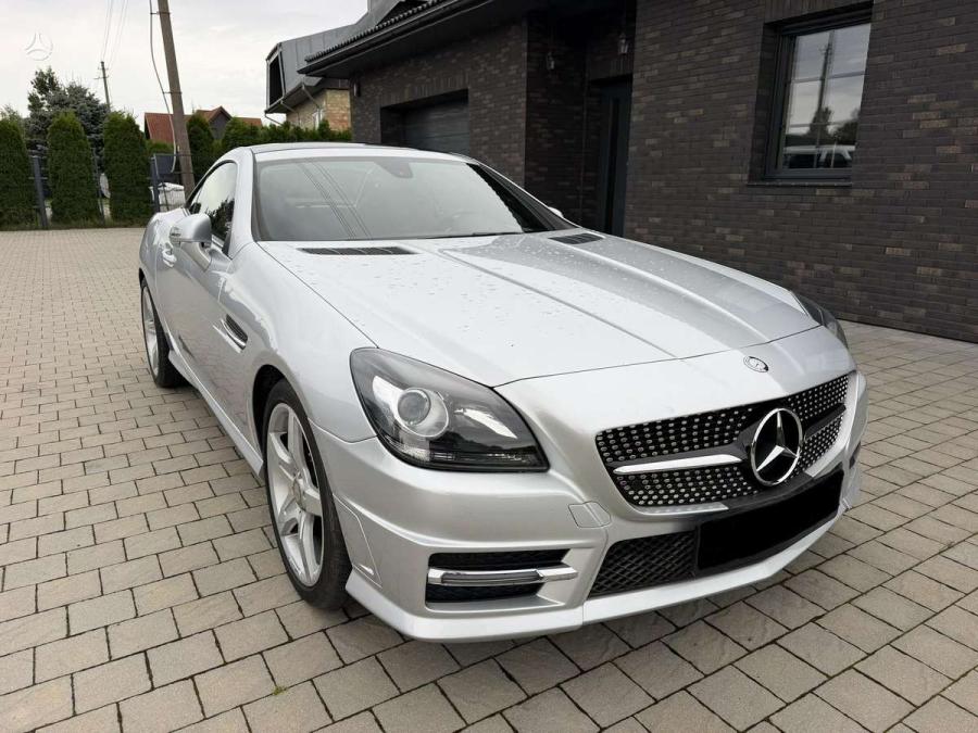 Grey Mercedes-Benz SLK 350 2014 in Palanga, with an engine capacity of 3.50 L and mileage of 91 thousand km for 18900 €, photo 1 on AUTOMOTO.COM.LV