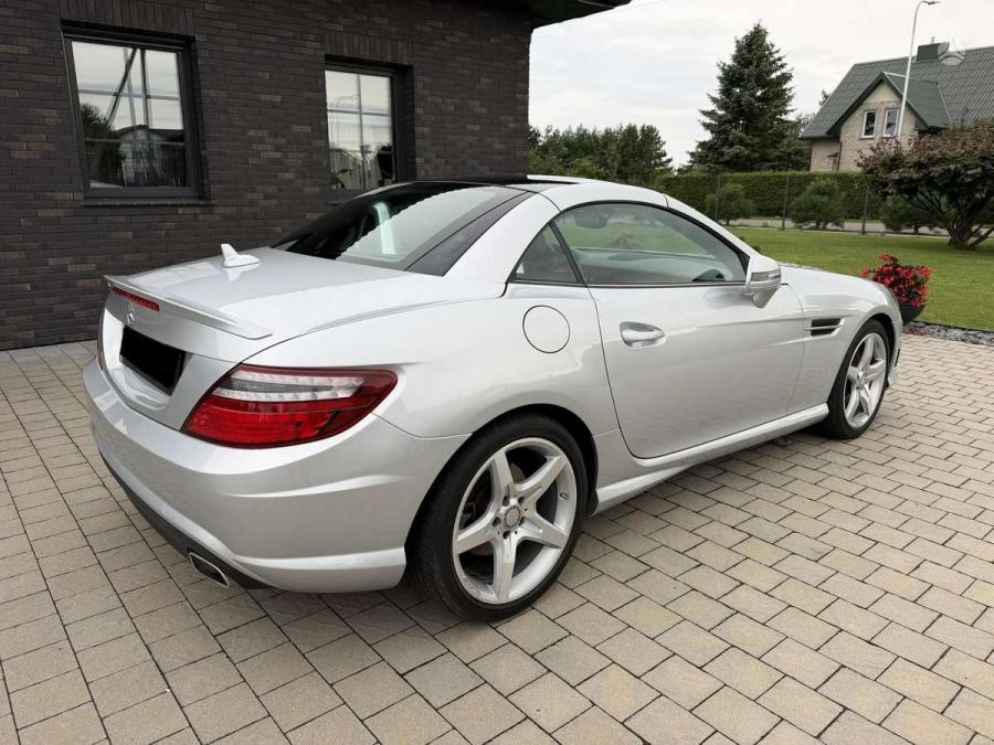 Grey Mercedes-Benz SLK 350 2014 in Palanga, with an engine capacity of 3.50 L and mileage of 91 thousand km for 18900 €, photo 4 on AUTOMOTO.COM.LV
