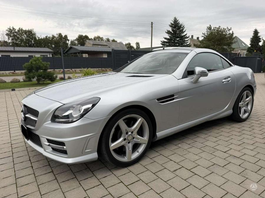 Grey Mercedes-Benz SLK 350 2014 in Palanga, with an engine capacity of 3.50 L and mileage of 91 thousand km for 18900 €, photo 8 on AUTOMOTO.COM.LV