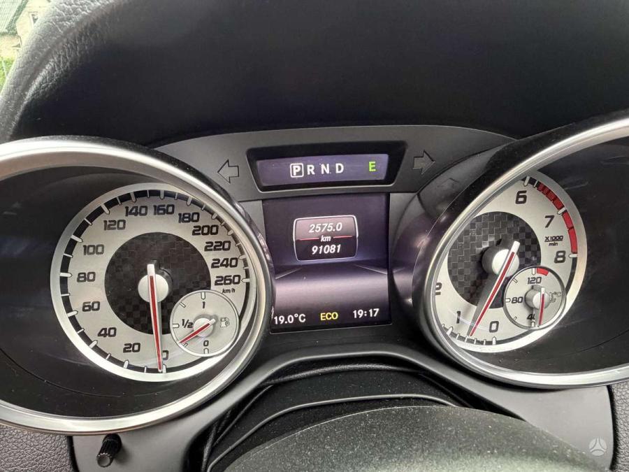 Grey Mercedes-Benz SLK 350 2014 in Palanga, with an engine capacity of 3.50 L and mileage of 91 thousand km for 18900 €, photo 11 on AUTOMOTO.COM.LV