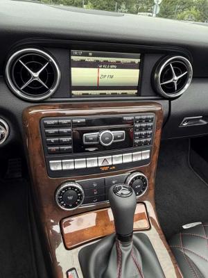 Grey Mercedes-Benz SLK 350 2014 in Palanga, with an engine capacity of 3.50 L and mileage of 91 thousand km for 18900 €, photo 12 on AUTOMOTO.COM.LV
