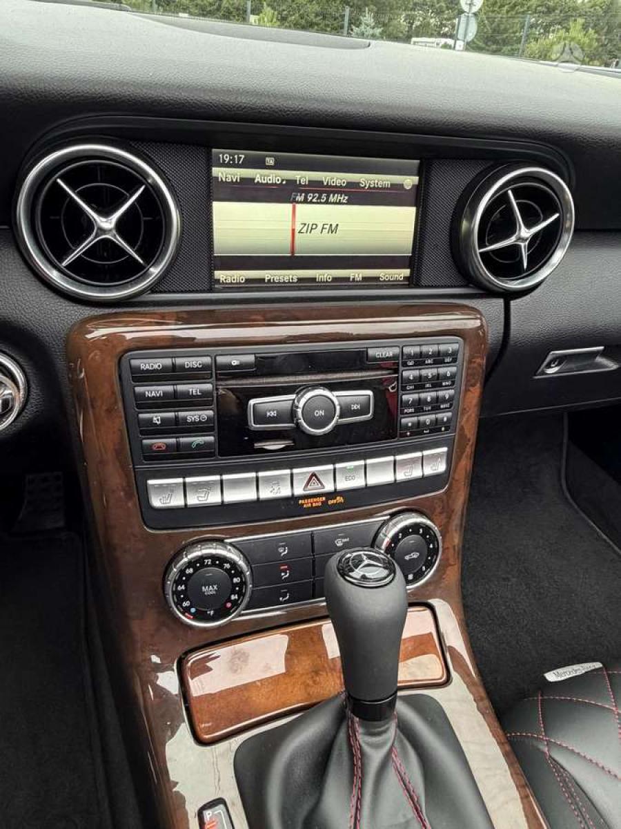 Grey Mercedes-Benz SLK 350 2014 in Palanga, with an engine capacity of 3.50 L and mileage of 91 thousand km for 18900 €, photo 12 on AUTOMOTO.COM.LV
