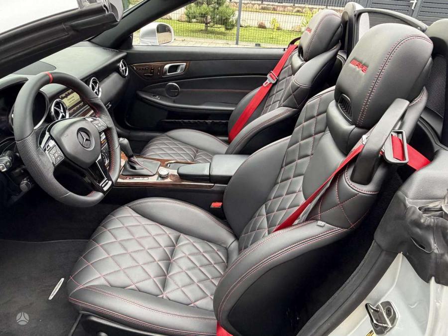 Grey Mercedes-Benz SLK 350 2014 in Palanga, with an engine capacity of 3.50 L and mileage of 91 thousand km for 18900 €, photo 13 on AUTOMOTO.COM.LV