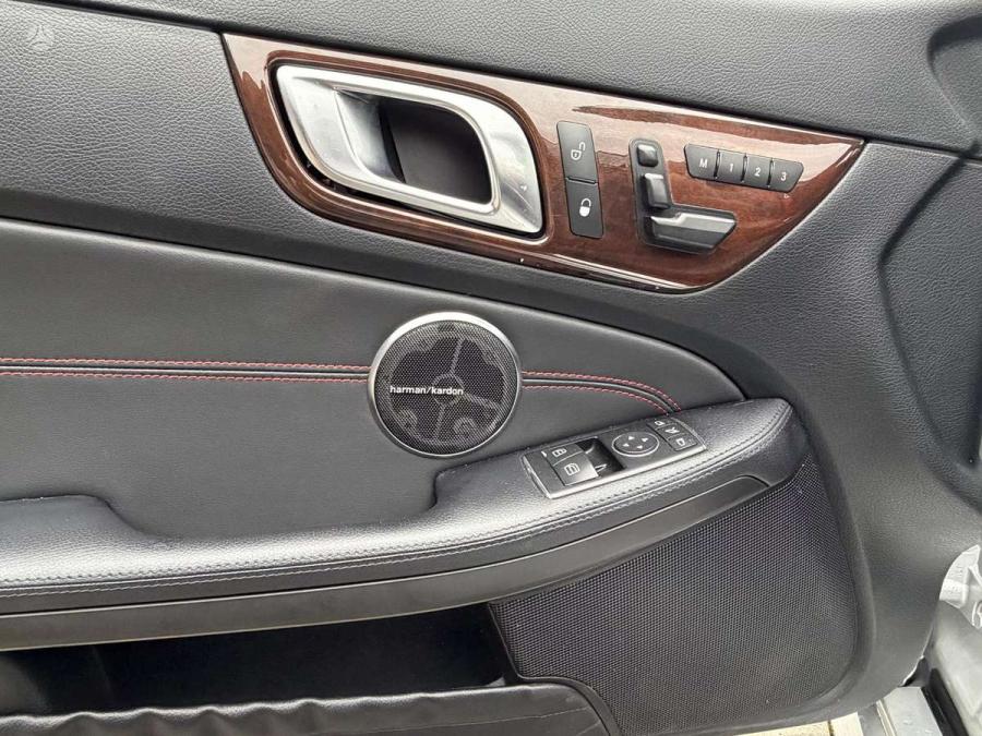 Grey Mercedes-Benz SLK 350 2014 in Palanga, with an engine capacity of 3.50 L and mileage of 91 thousand km for 18900 €, photo 16 on AUTOMOTO.COM.LV