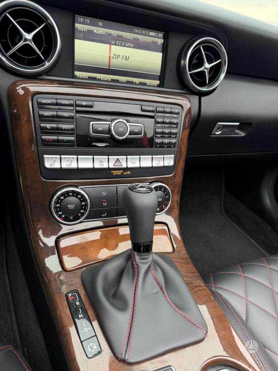 Grey Mercedes-Benz SLK 350 2014 in Palanga, with an engine capacity of 3.50 L and mileage of 91 thousand km for 18900 €, photo 22 on AUTOMOTO.COM.LV