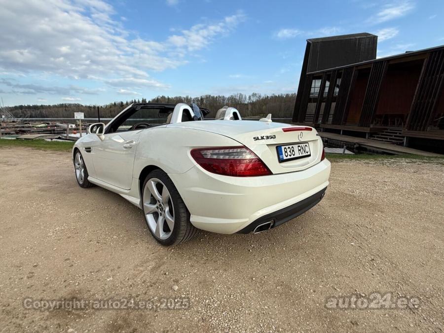 White Mercedes-Benz SLK 350 2011 in Viljandi, with an engine capacity of 3.50 L and mileage of 175 thousand km for 19900 €, photo 2 on AUTOMOTO.COM.LV