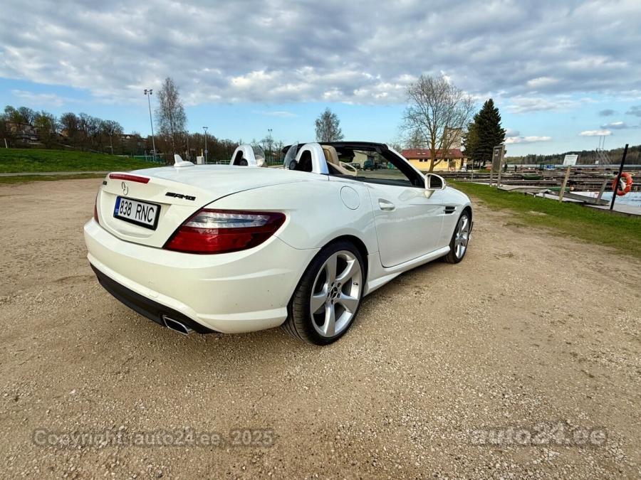 White Mercedes-Benz SLK 350 2011 in Viljandi, with an engine capacity of 3.50 L and mileage of 175 thousand km for 19900 €, photo 7 on AUTOMOTO.COM.LV