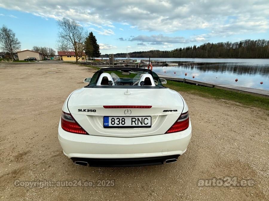 White Mercedes-Benz SLK 350 2011 in Viljandi, with an engine capacity of 3.50 L and mileage of 175 thousand km for 19900 €, photo 8 on AUTOMOTO.COM.LV