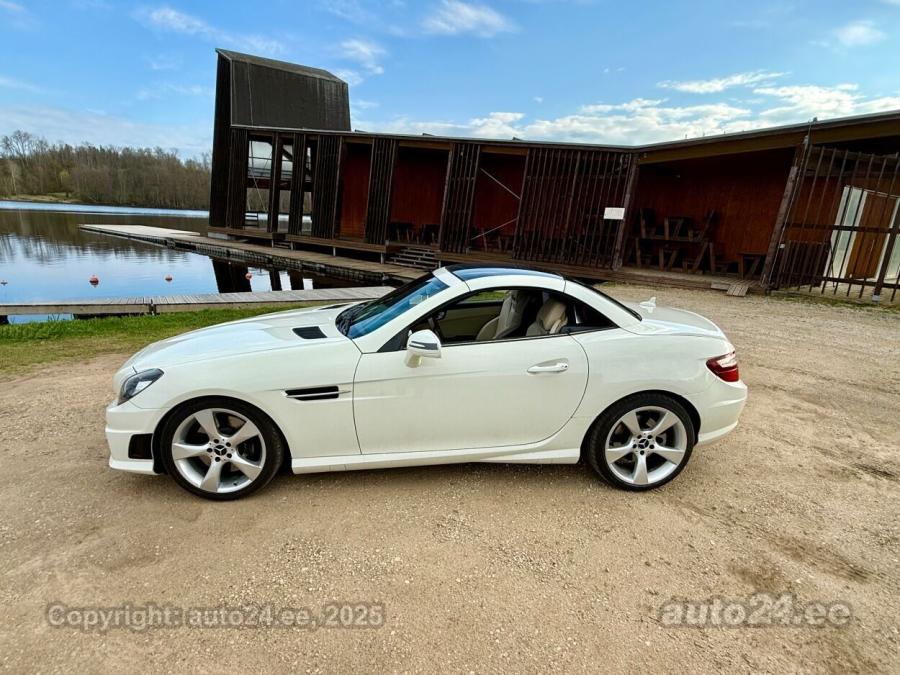 White Mercedes-Benz SLK 350 2011 in Viljandi, with an engine capacity of 3.50 L and mileage of 175 thousand km for 19900 €, photo 10 on AUTOMOTO.COM.LV