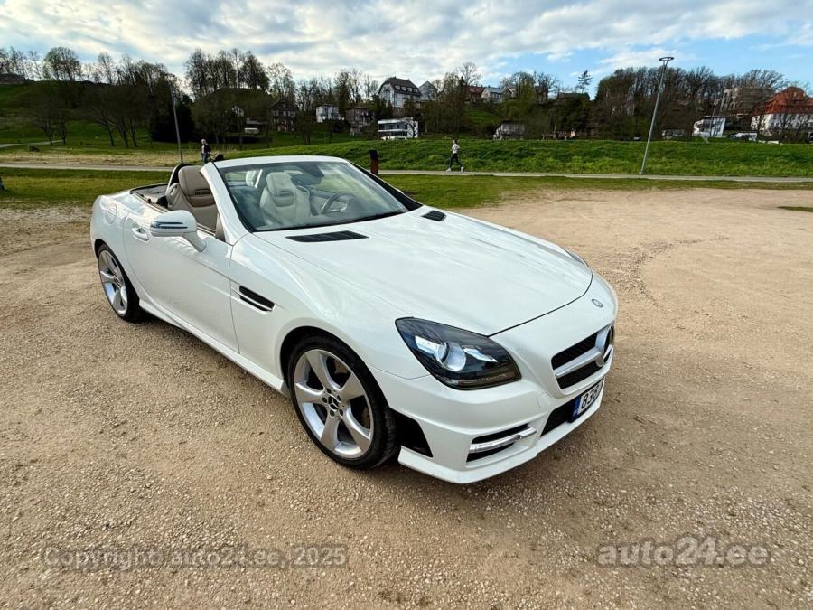 White Mercedes-Benz SLK 350 2011 in Viljandi, with an engine capacity of 3.50 L and mileage of 175 thousand km for 19900 €, photo 11 on AUTOMOTO.COM.LV