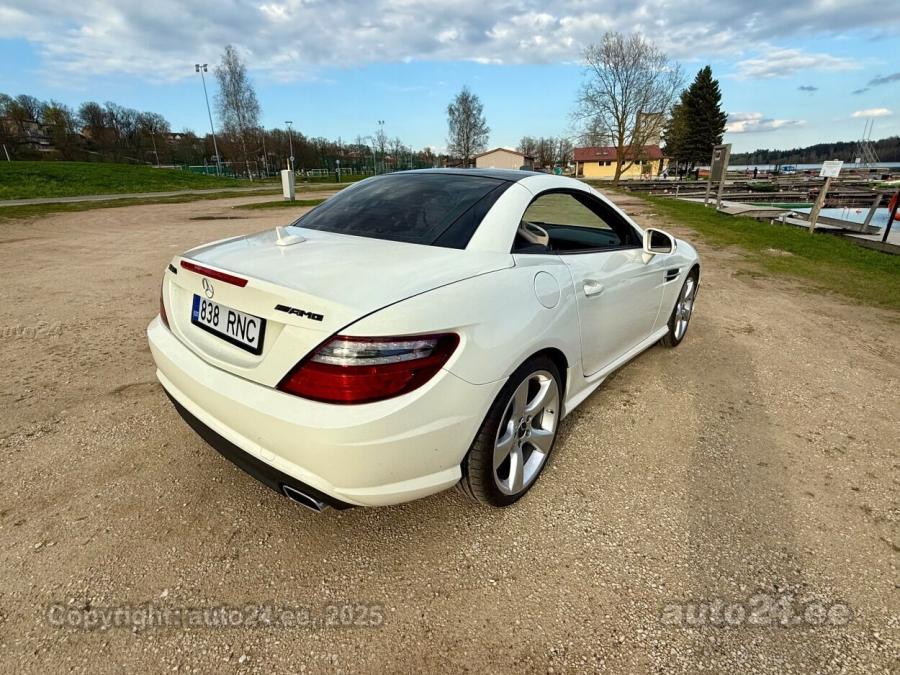 White Mercedes-Benz SLK 350 2011 in Viljandi, with an engine capacity of 3.50 L and mileage of 175 thousand km for 19900 €, photo 16 on AUTOMOTO.COM.LV