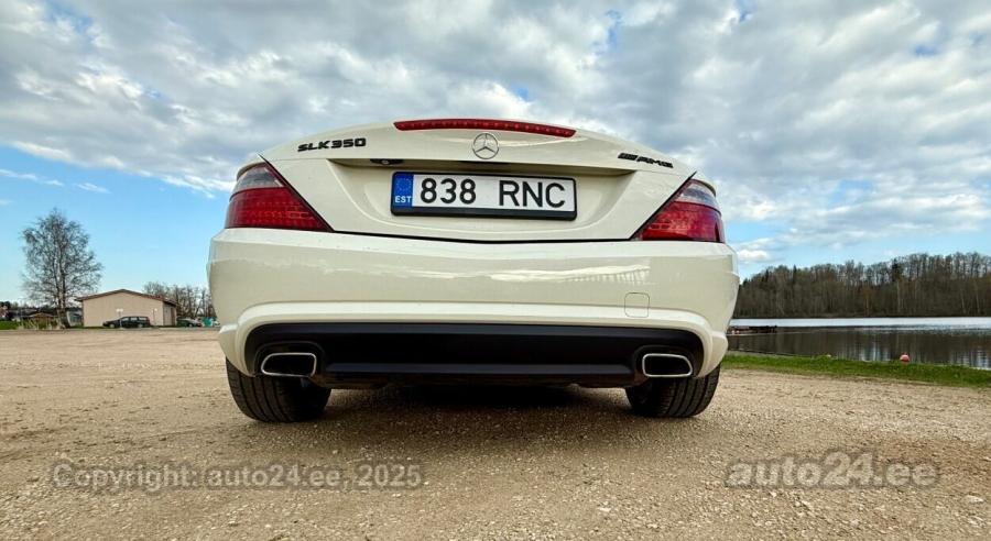 White Mercedes-Benz SLK 350 2011 in Viljandi, with an engine capacity of 3.50 L and mileage of 175 thousand km for 19900 €, photo 26 on AUTOMOTO.COM.LV